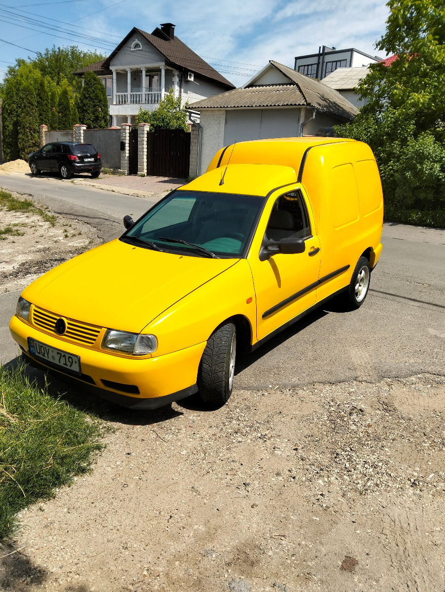 Volkswagen Caddy 2002 г. с пробегом 185049 км, Дизель, 2750