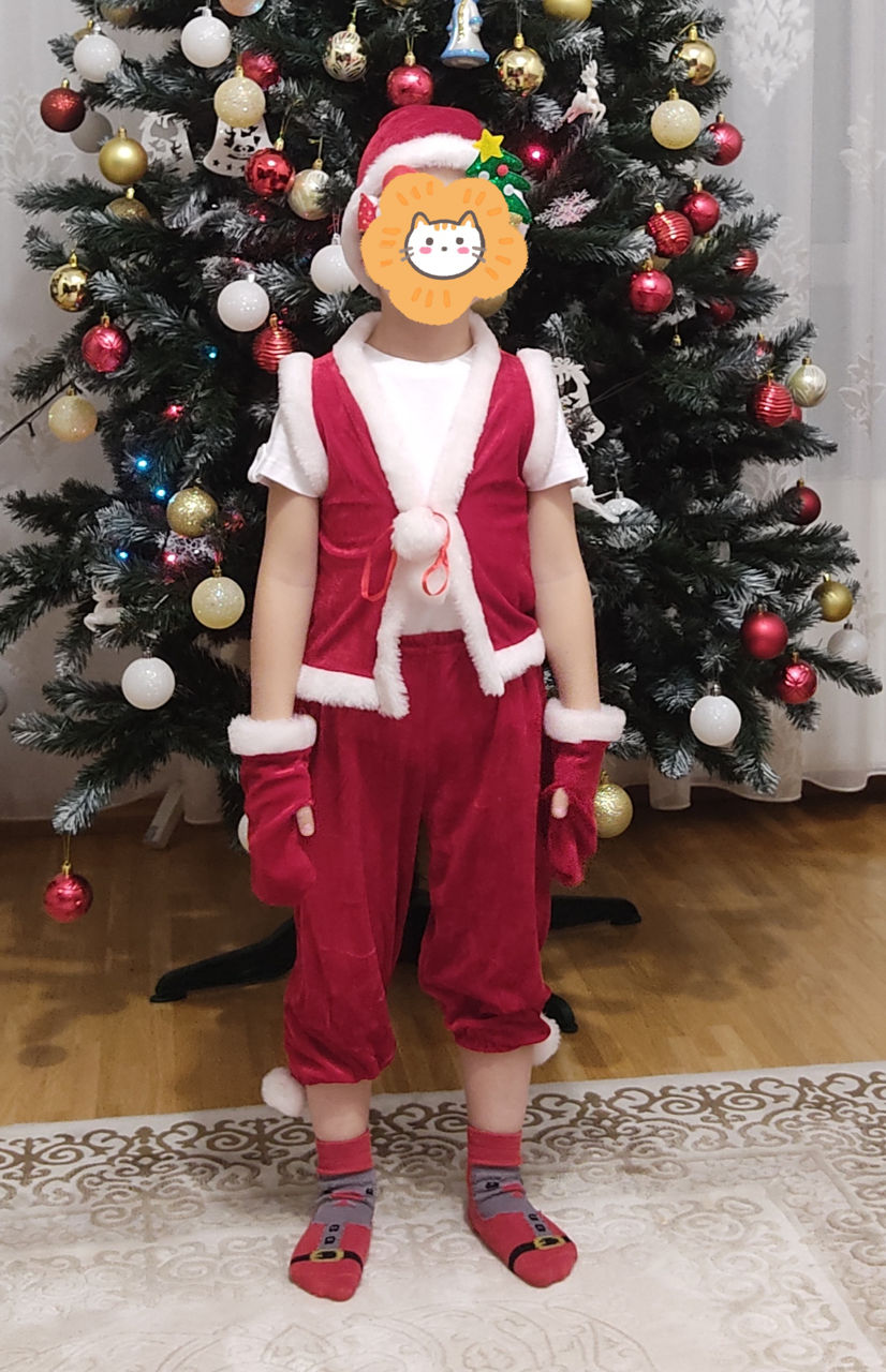 Costum de Crăciunel 3-6 ani stare foarte buna. 300 lei.botanica