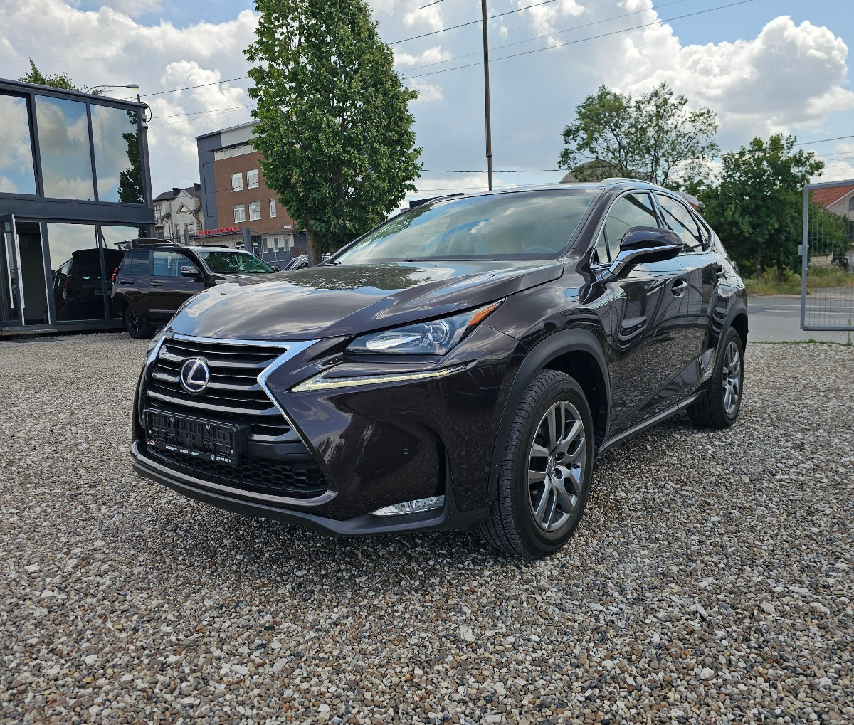 Lexus NX Series an. 2015 cu rulaj 196000 km, Hybrid, 19500