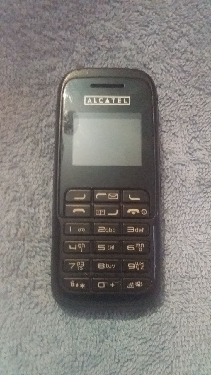 Vând telefon ALCATEL cu butoane