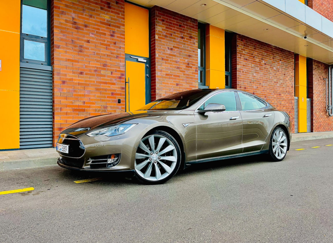 Tesla Model S