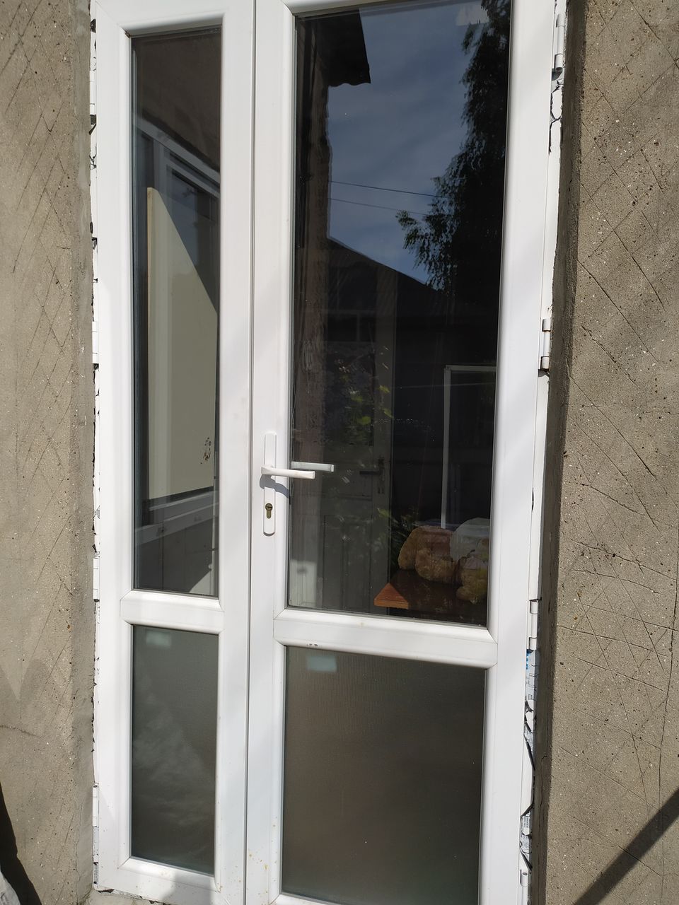 Дверь пластиковые в хорошем состоянии, продаю Так как меняю планировку.