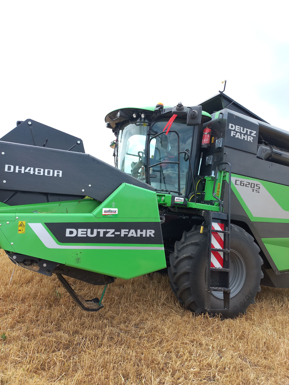 Prestam servicii de recoltare