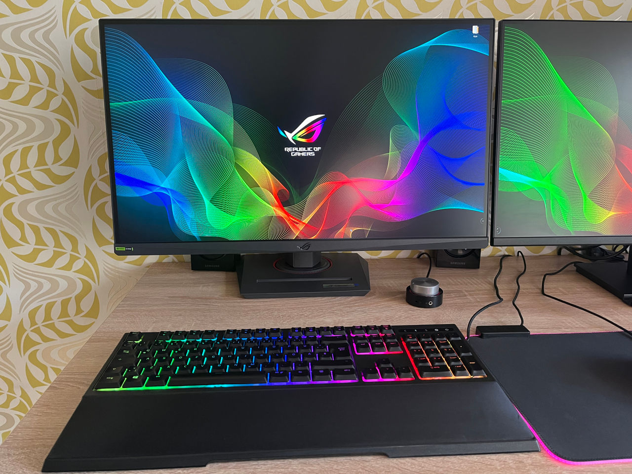 Asus ROG Strix Gaming Monitor – 2K WQHD / 27-inch, 1ms, 180Hz, Fast IPS ...
