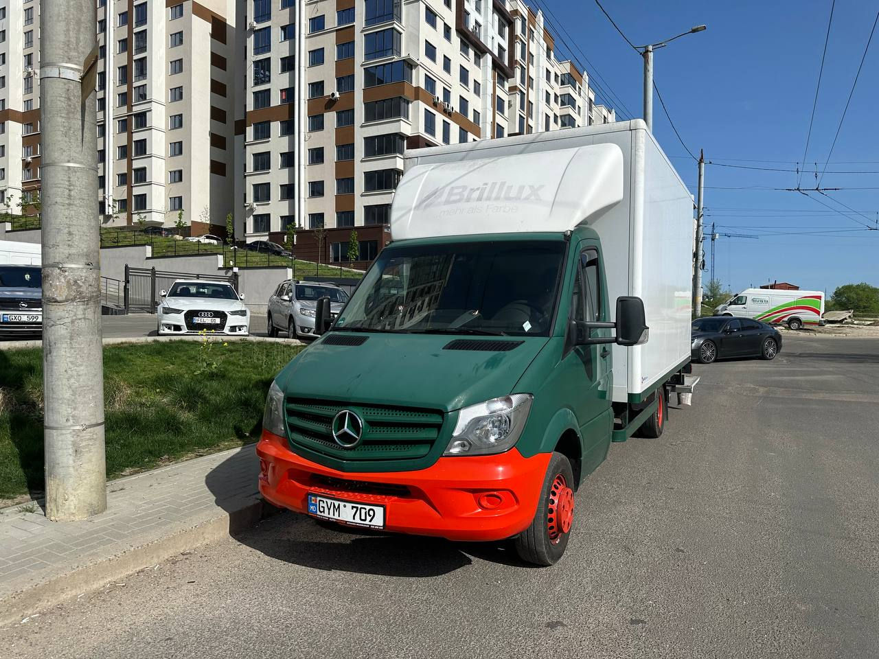 Transport si Hamali la comanda