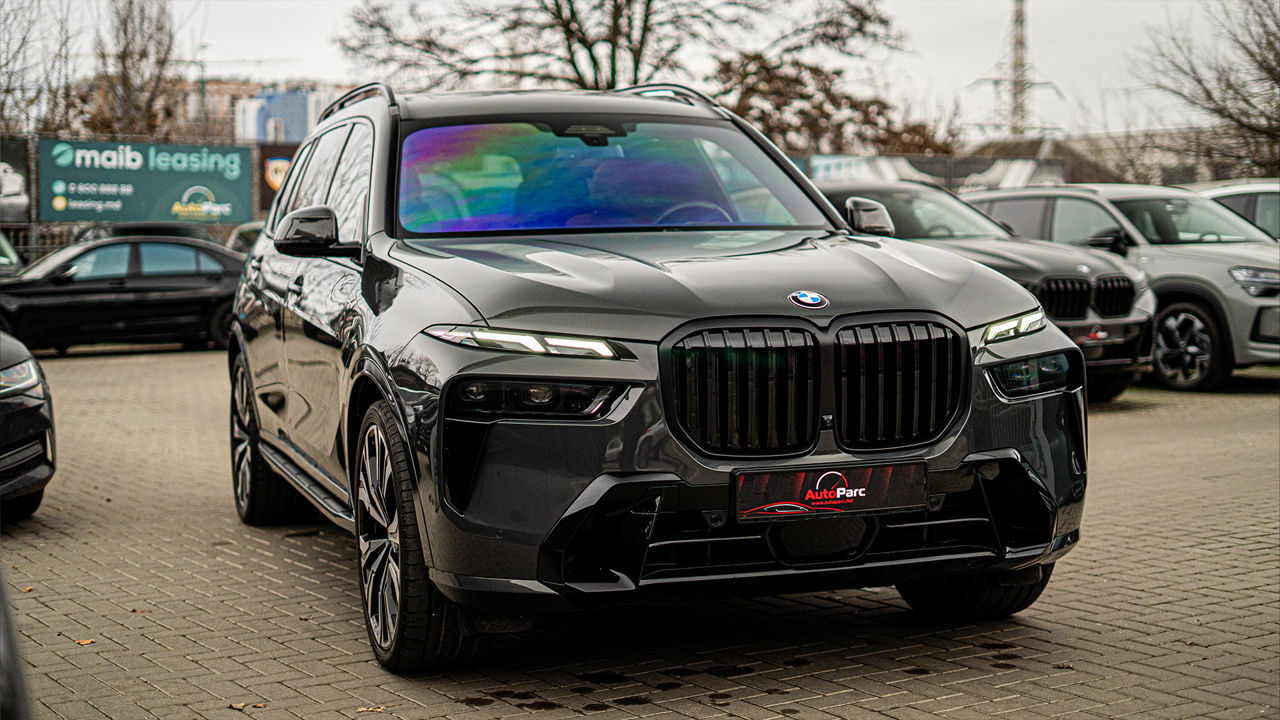 BMW X7 an. 2024 cu rulaj 13000 km, Benzină, 97999