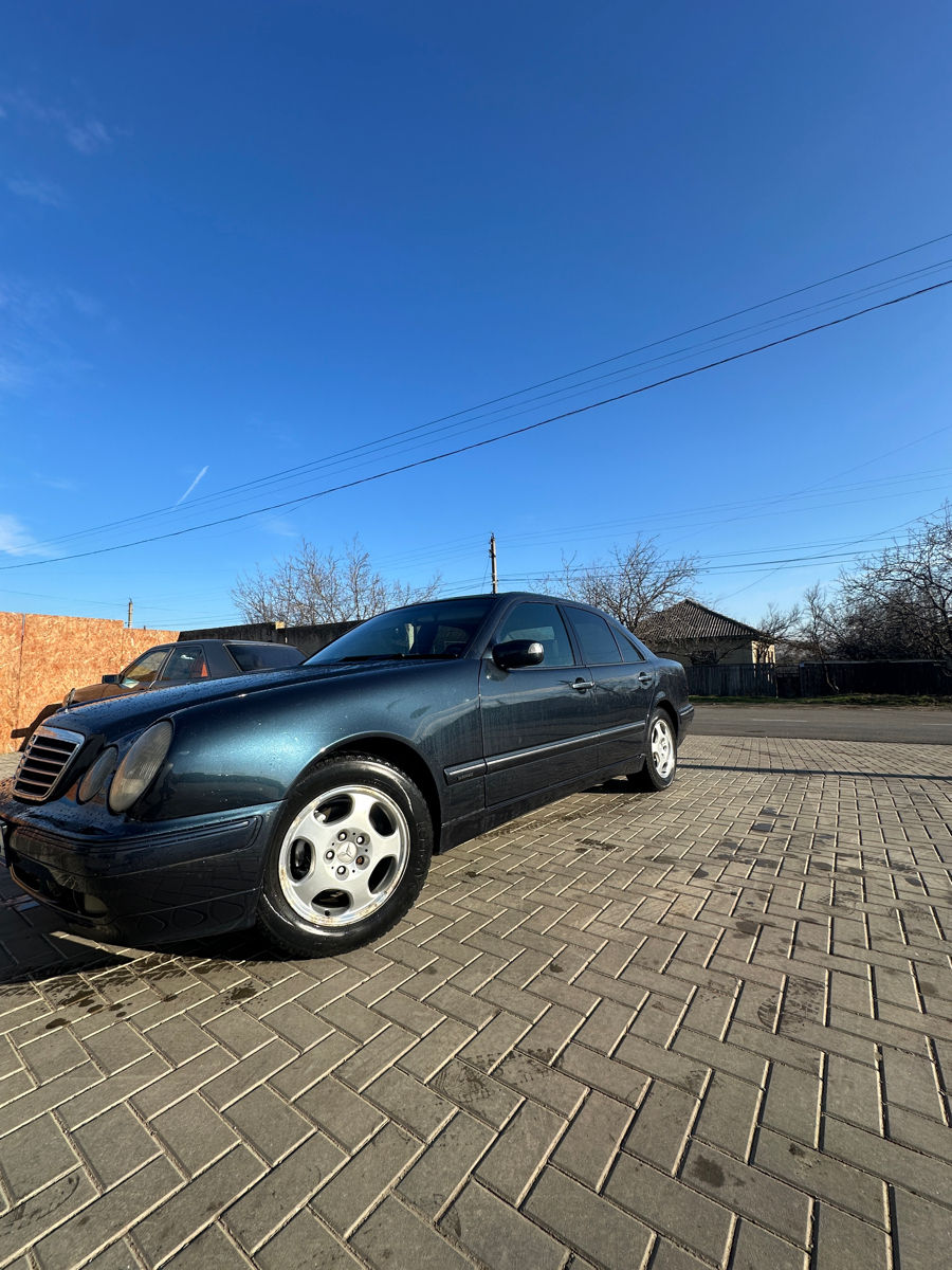 Mercedes E-Class 2001 г. с пробегом 360000 км, Газ / Бензин (пропан ...