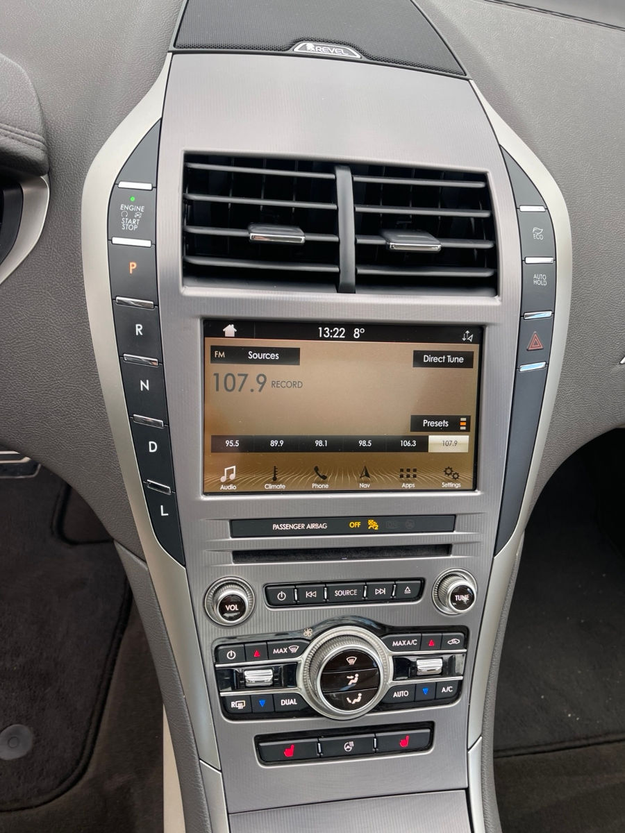 Lincoln MKZ 2019 г. с пробегом 142000 км, Гибрид, 13899