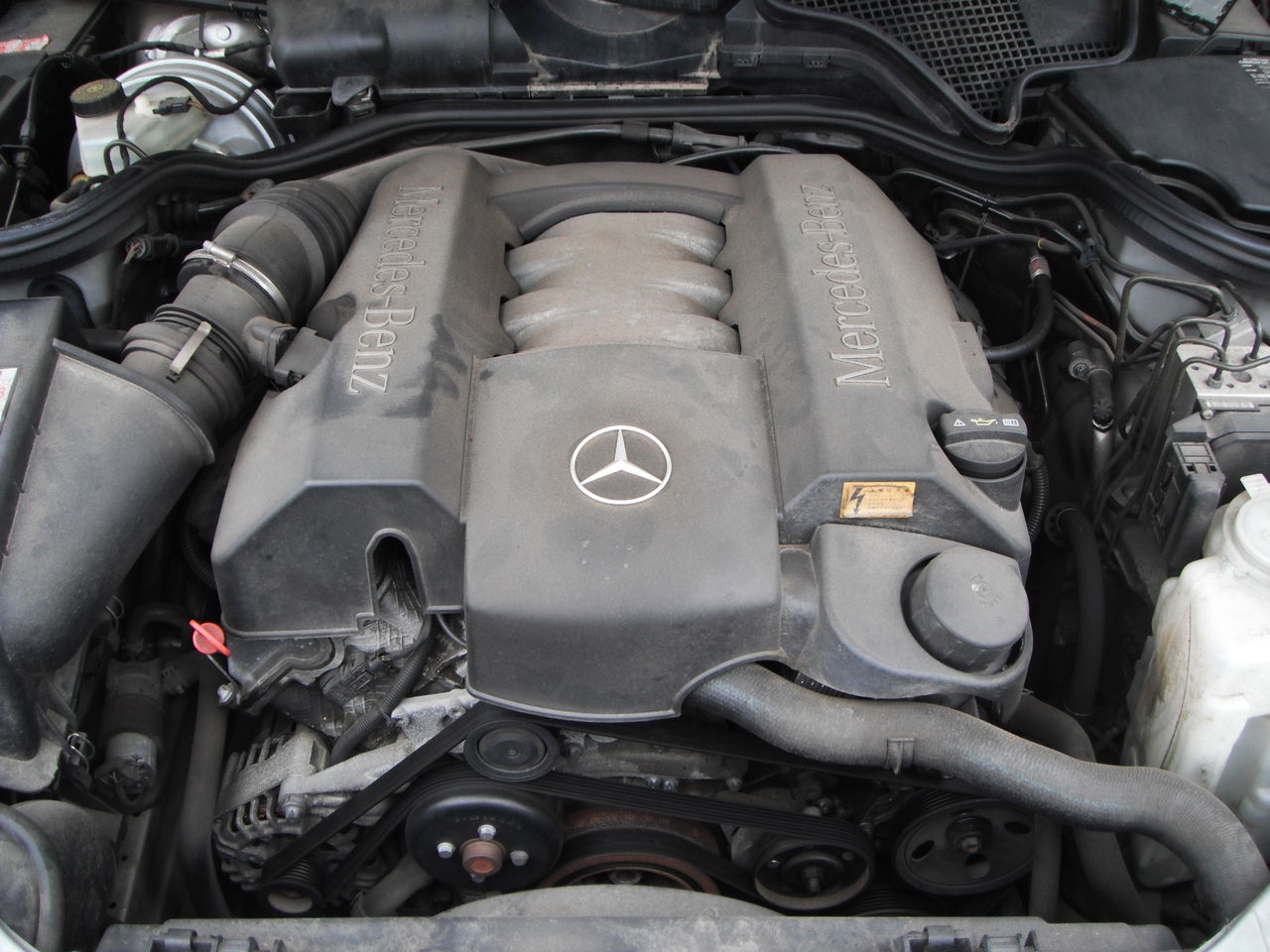motor mercedes E240 V6