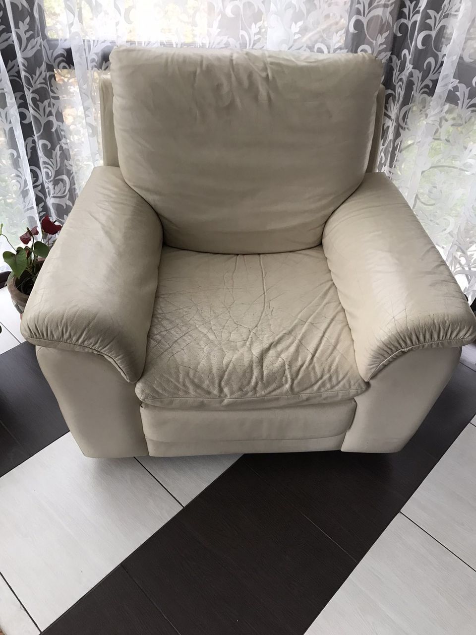 Canapele din piele (diferite modele si marimi)