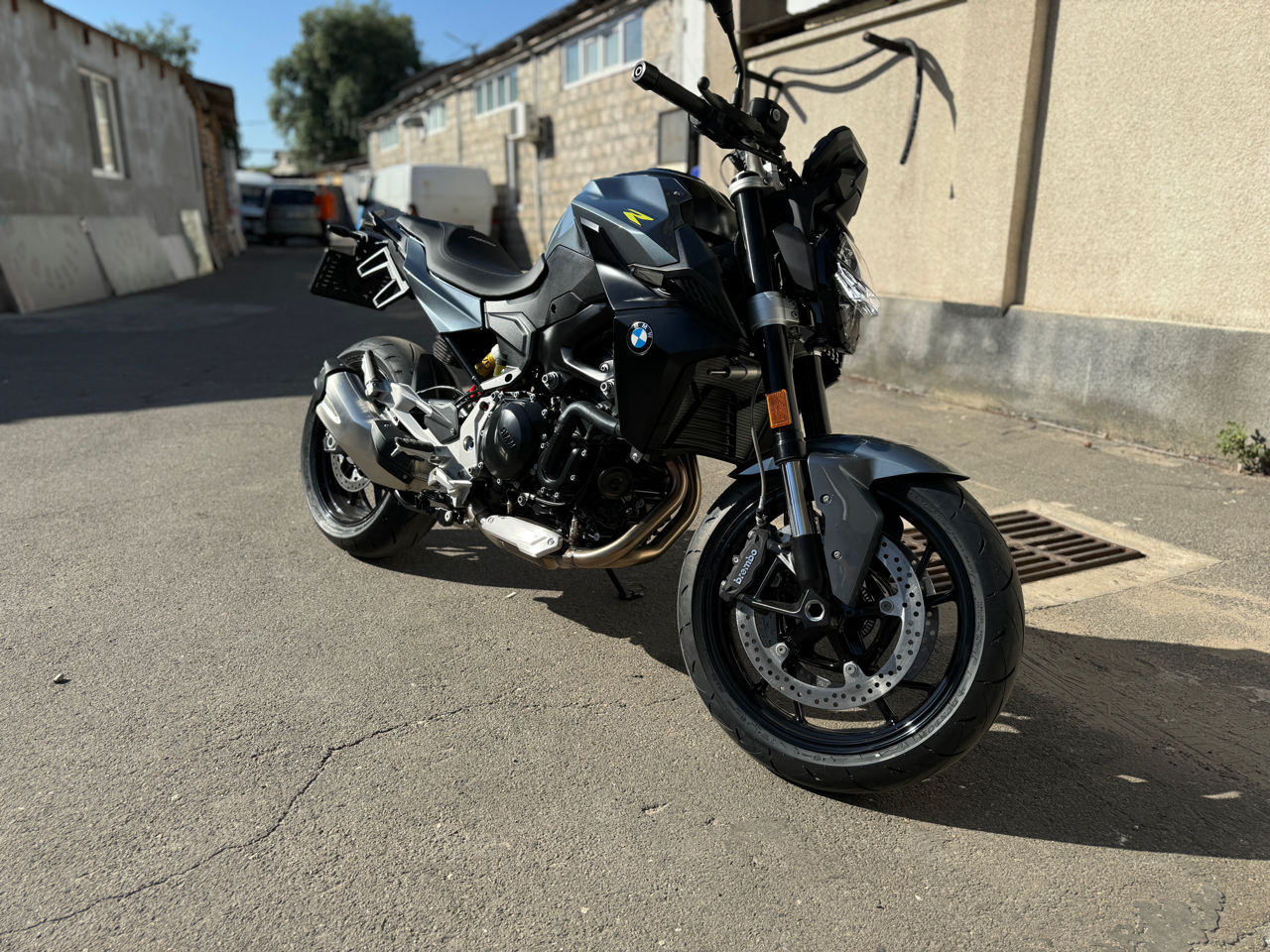 BMW F900r