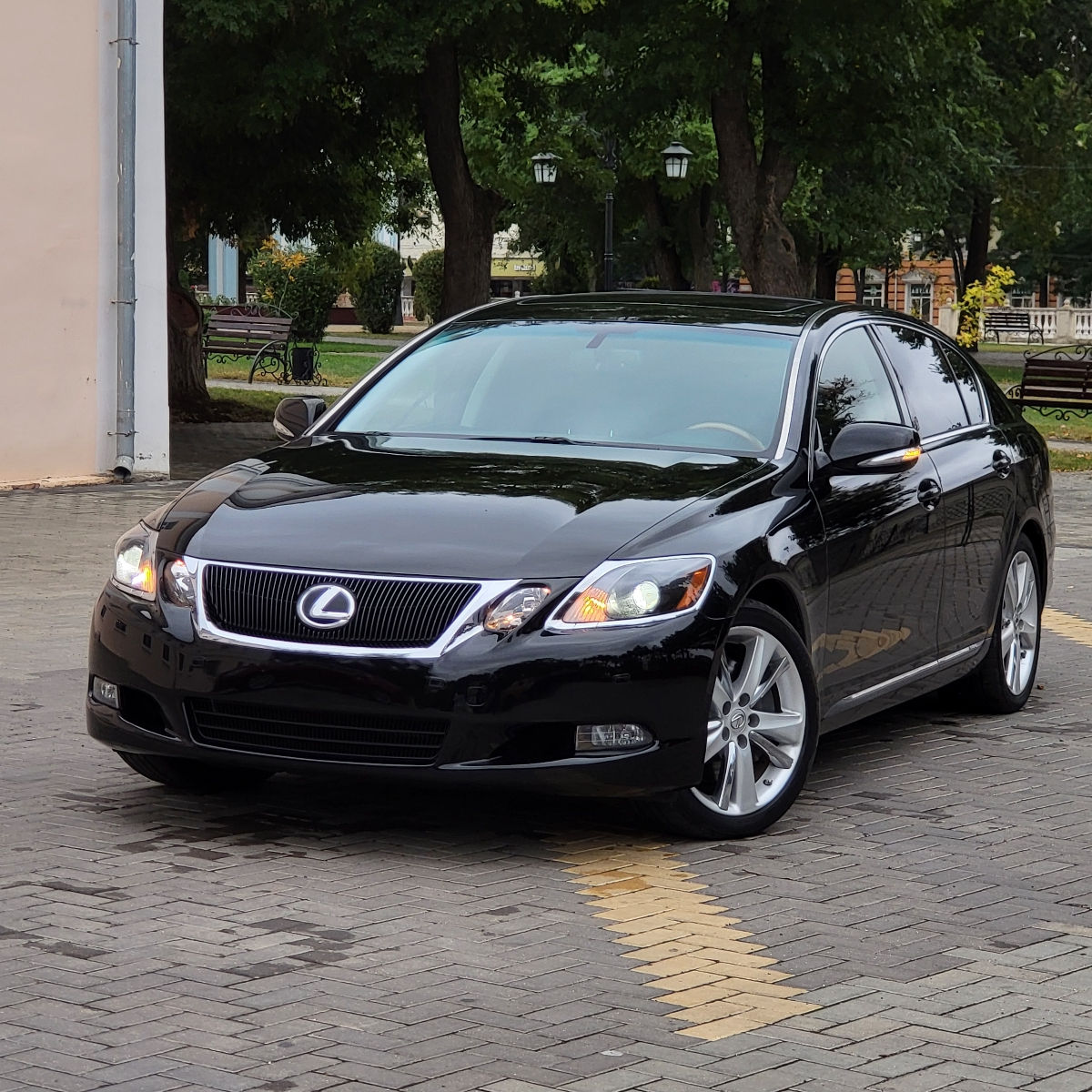 Lexus GS Series 2011 г. с пробегом 121000 mi, Гибрид, 9499