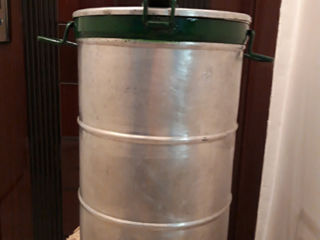 Butoi metal cu capac 200lei,boxa inox 400lei, botoi inox 35L 500lei