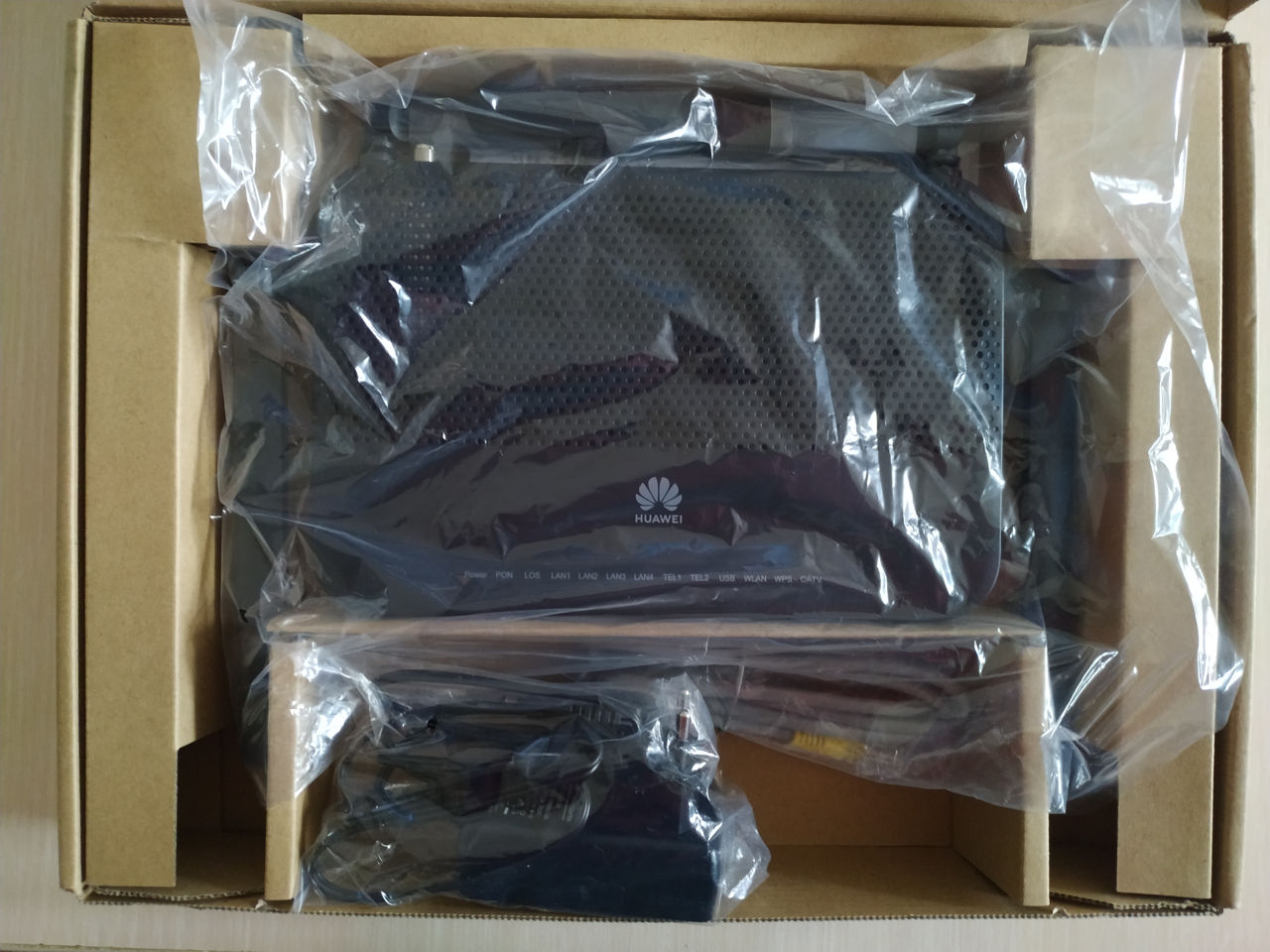 Роутеры Huawei HG8247W5 и TP-Link 841N