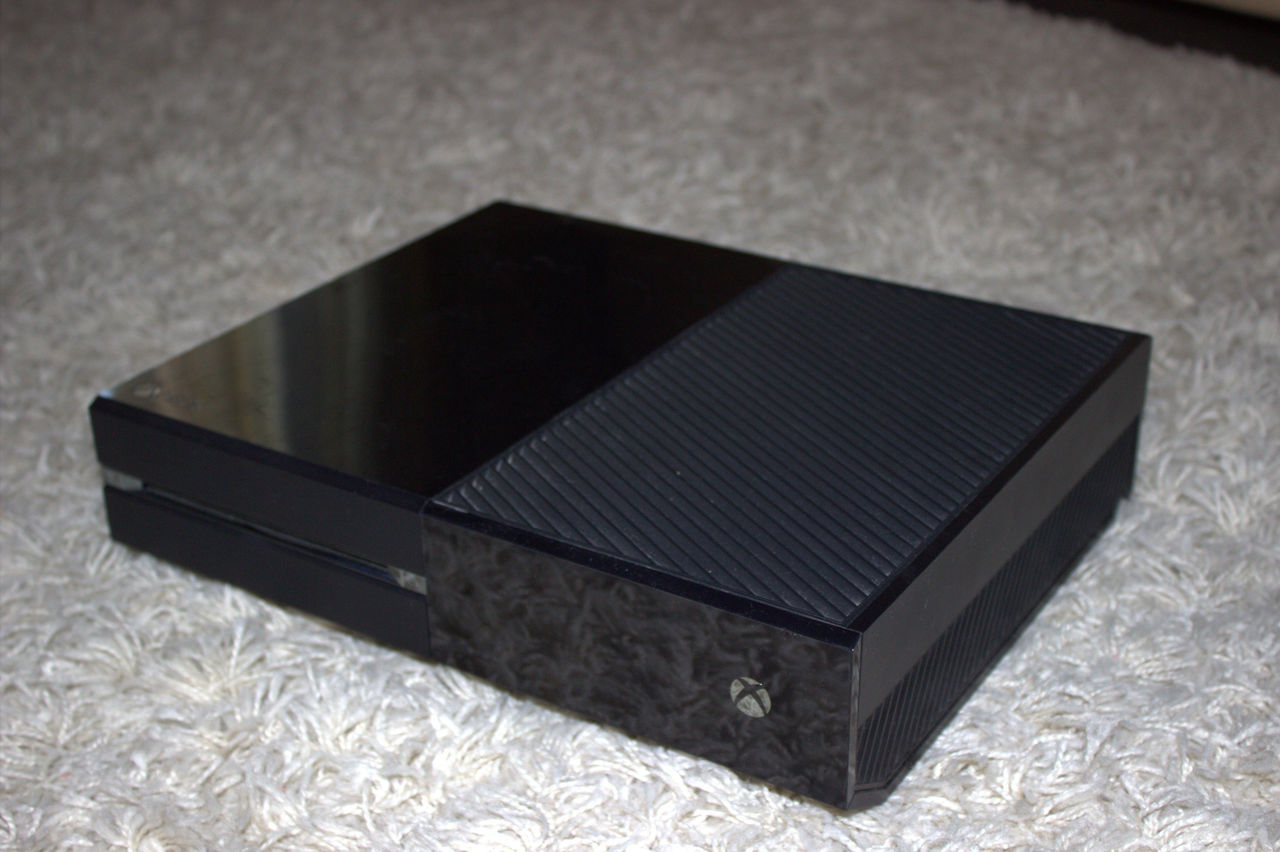 Xbox One - 3 jocuri incluse