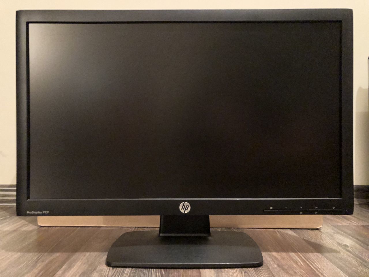 Моник HP P221 В идевльном состаянть