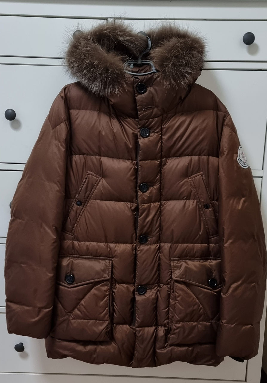 Продам Куртку-пуховик "Moncler"!