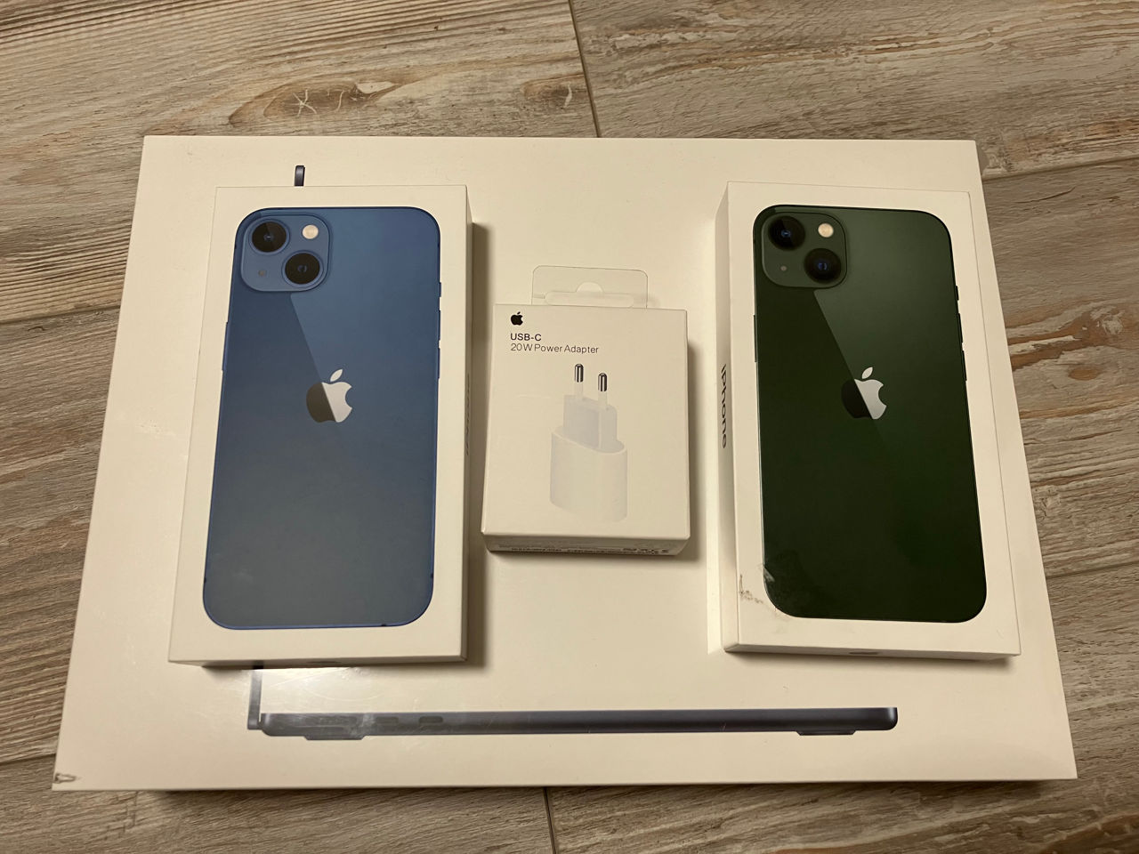 Iphone 13 Green Blue
