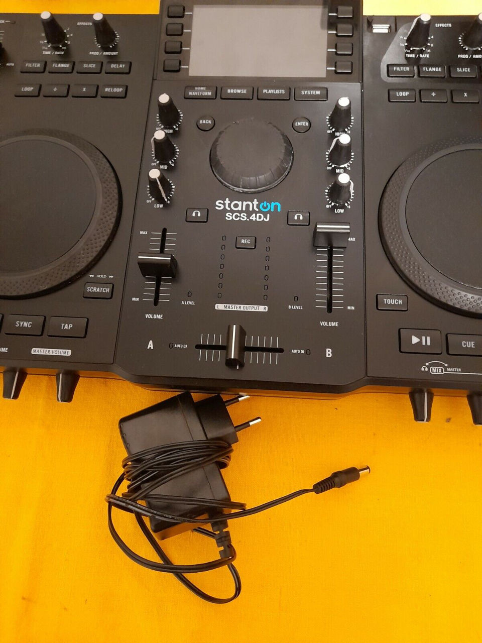 Stanton SCS.4DJ
