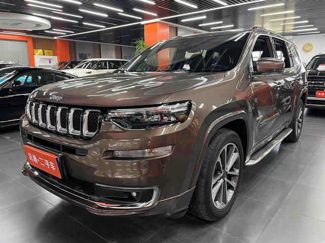 Jeep Commander 2018 г. с пробегом 47000 км, Бензин, 20200