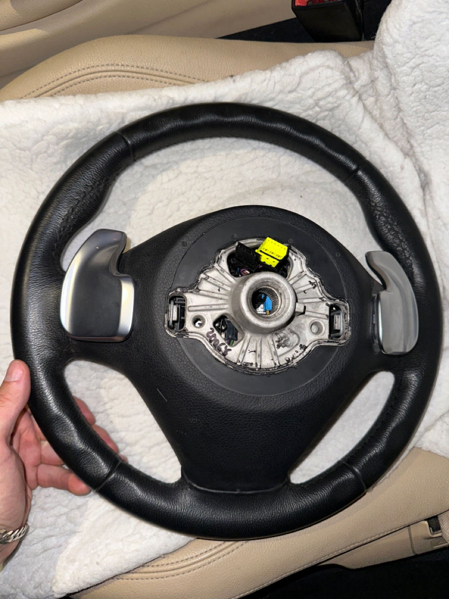 BMW F30 2017 руль с лепестками / volan cu padele