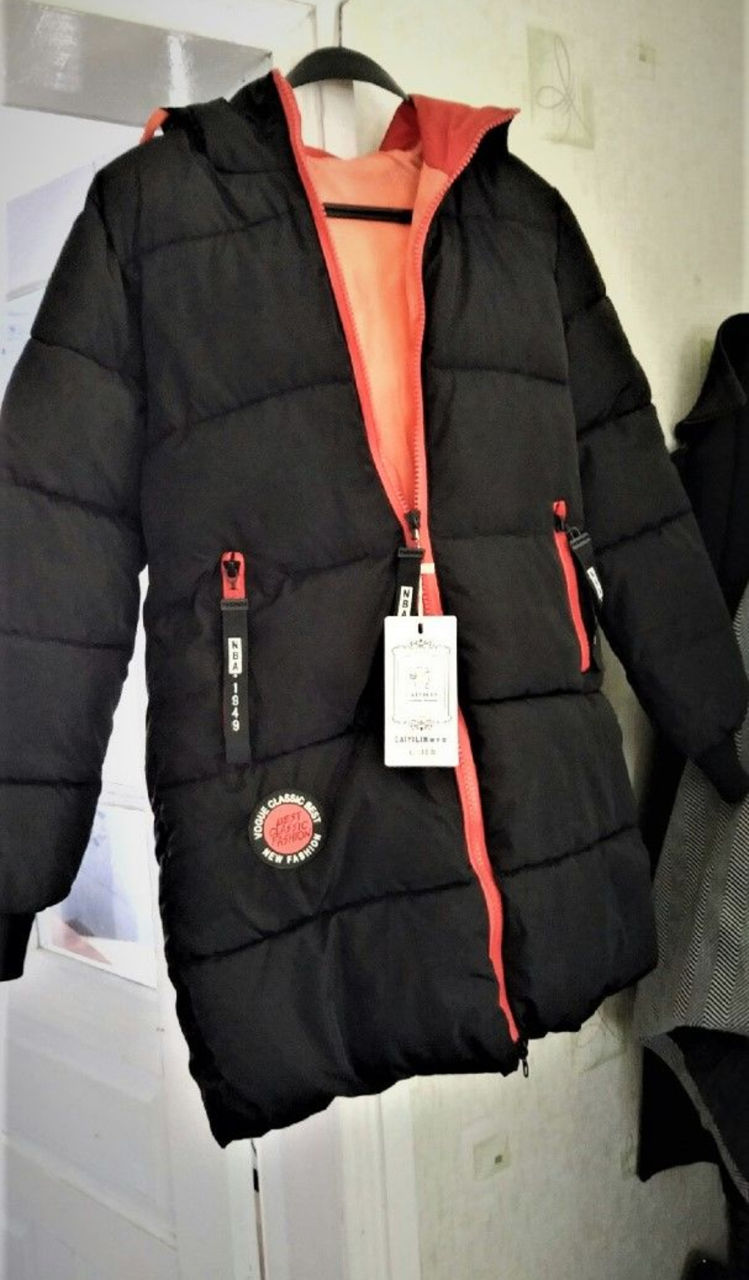 Продам 2 куртки новые УНИСЕКС.Размер L XL