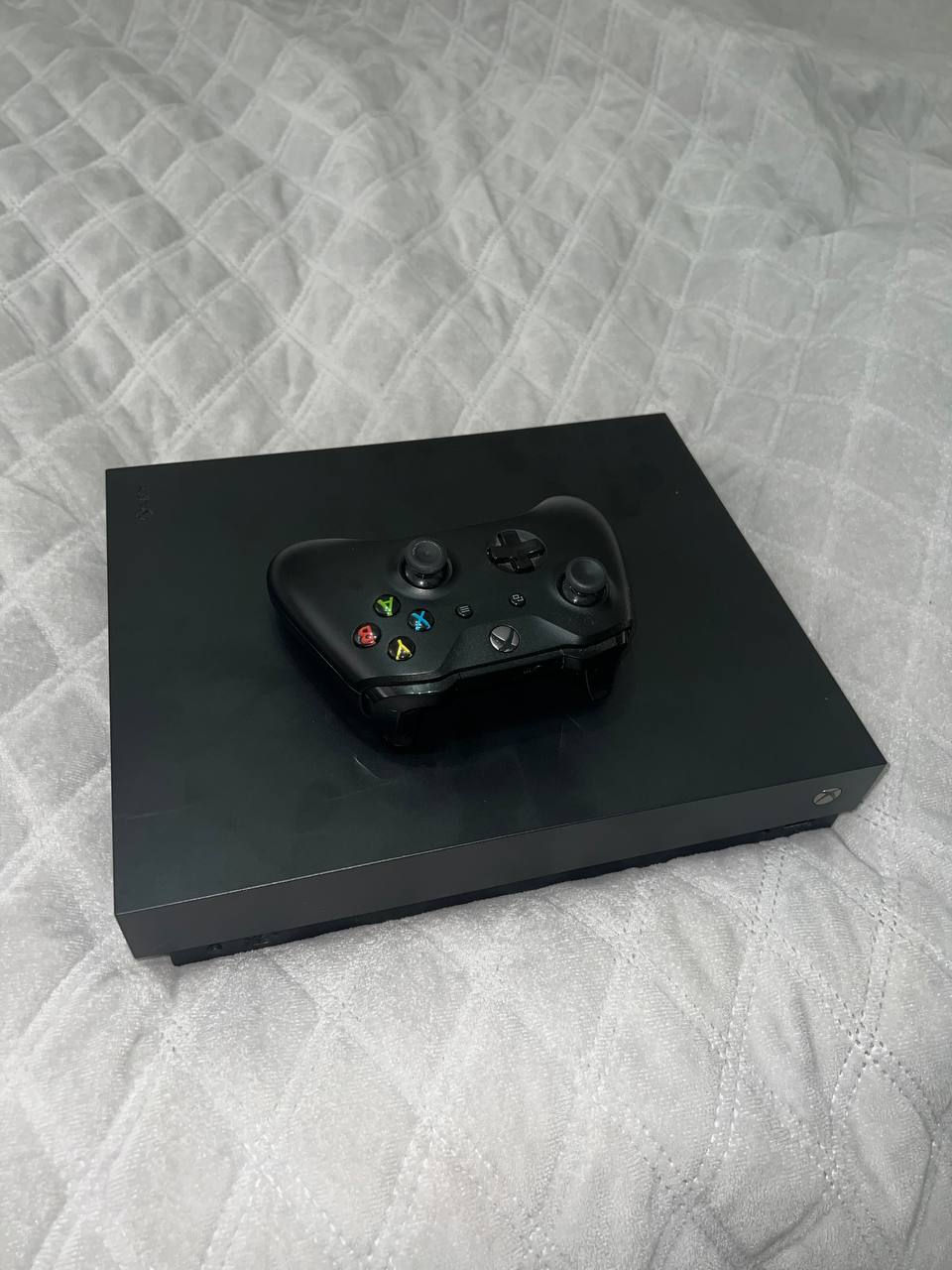 Xbox One X 1TB