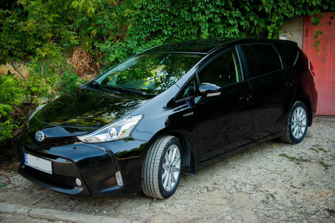 Toyota Prius + 2017 г. с пробегом 194000 км, Гибрид, 14299