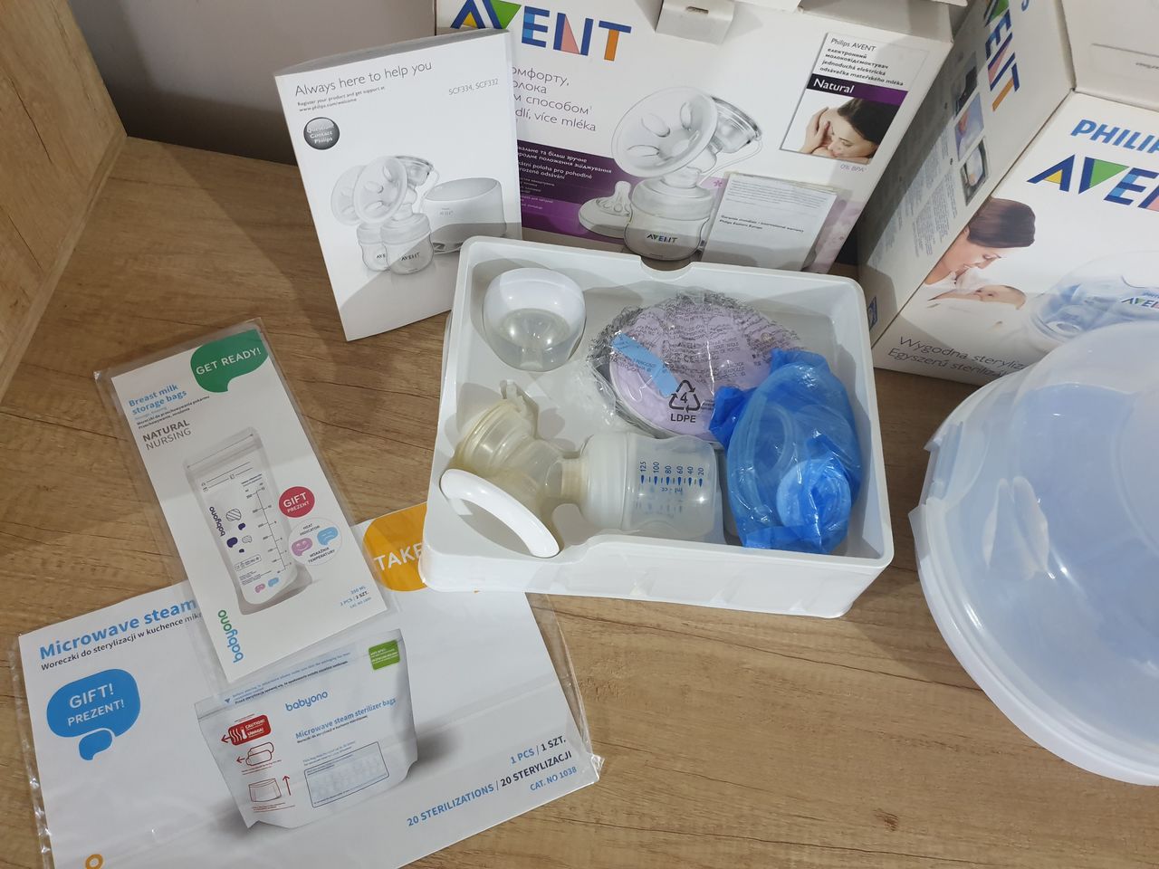 Philips Avent pompa electrica si sterilizator