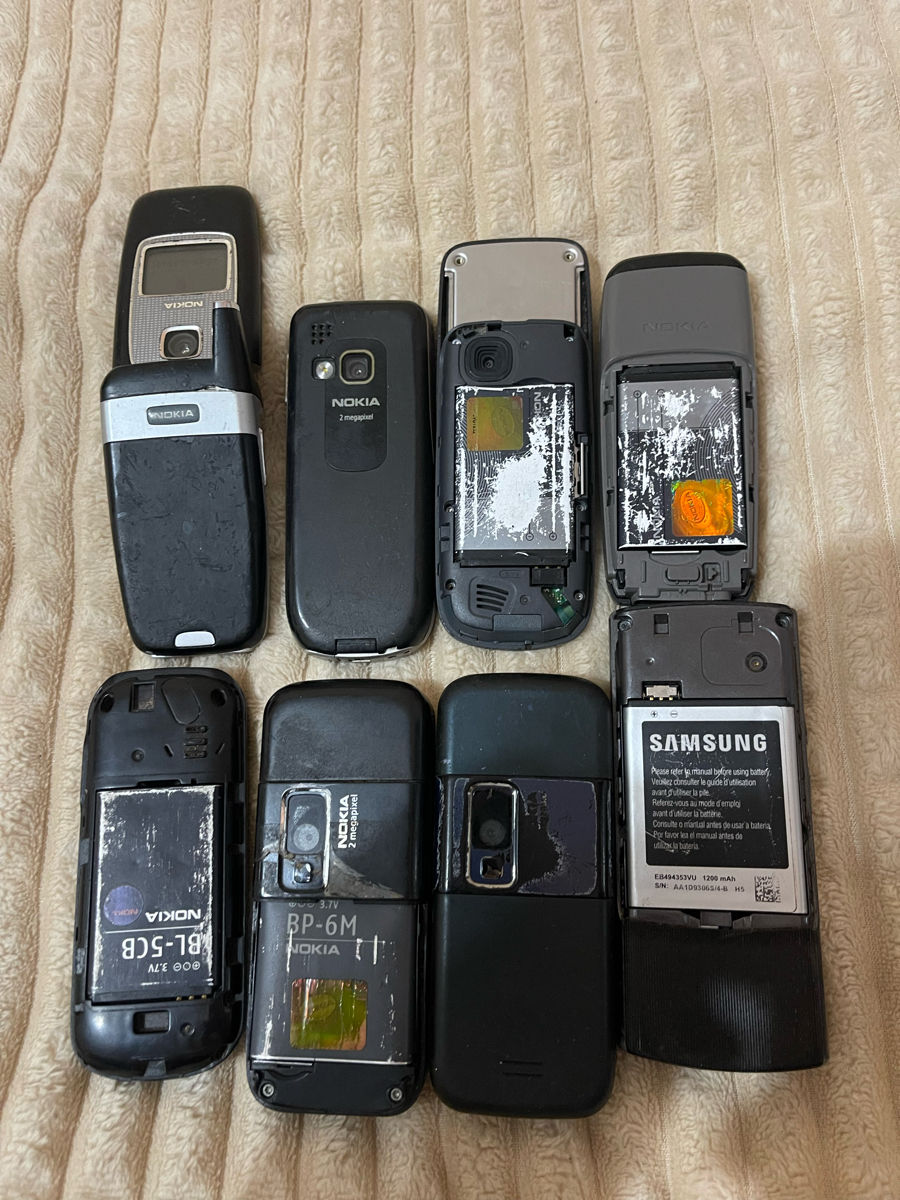 Telefoane Nokia (toate cu 400 de lei)