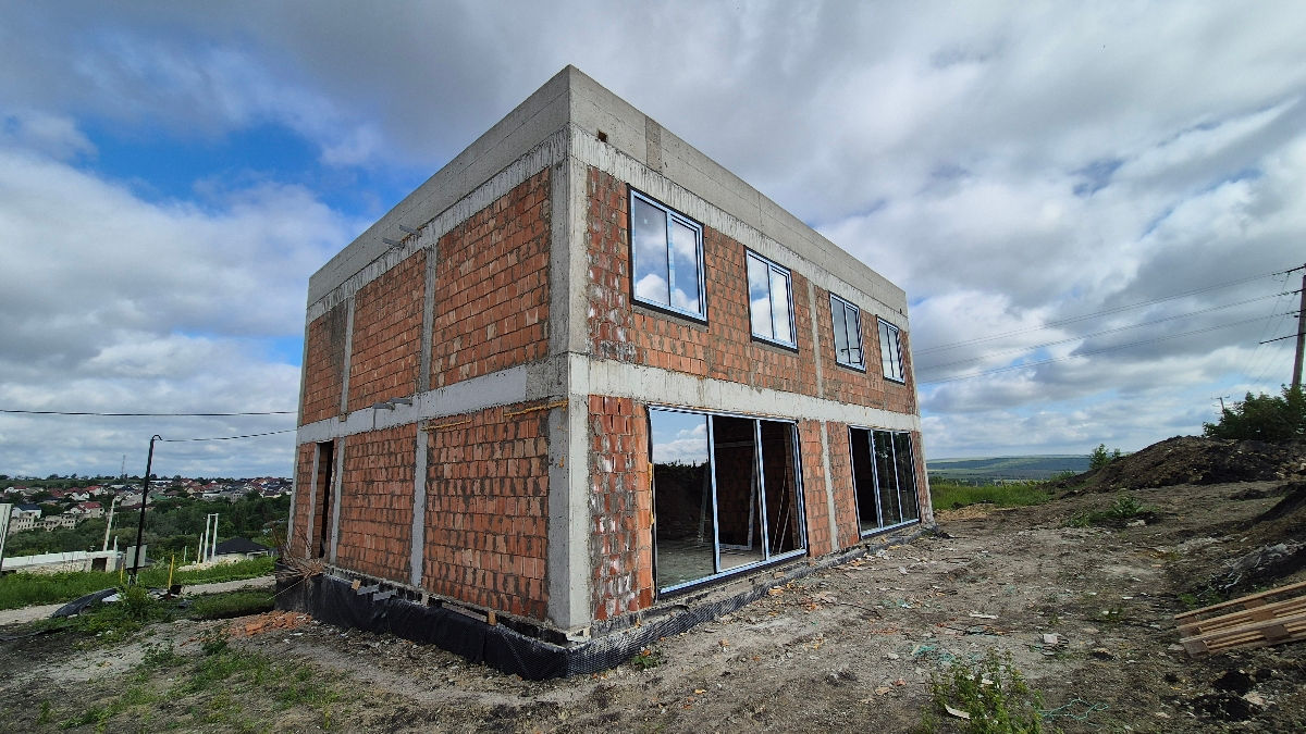 Spre vinzare casa de tip hi-tech în orașul Cricova