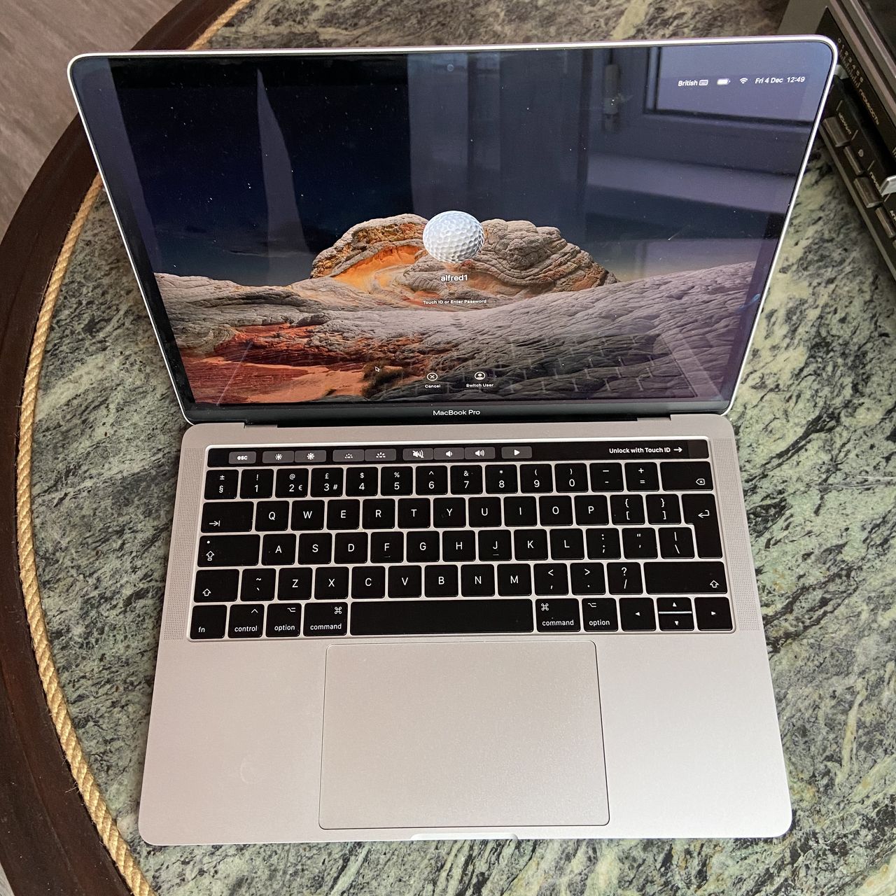 Macbook Pro 2017 13" Touchbar 256GB