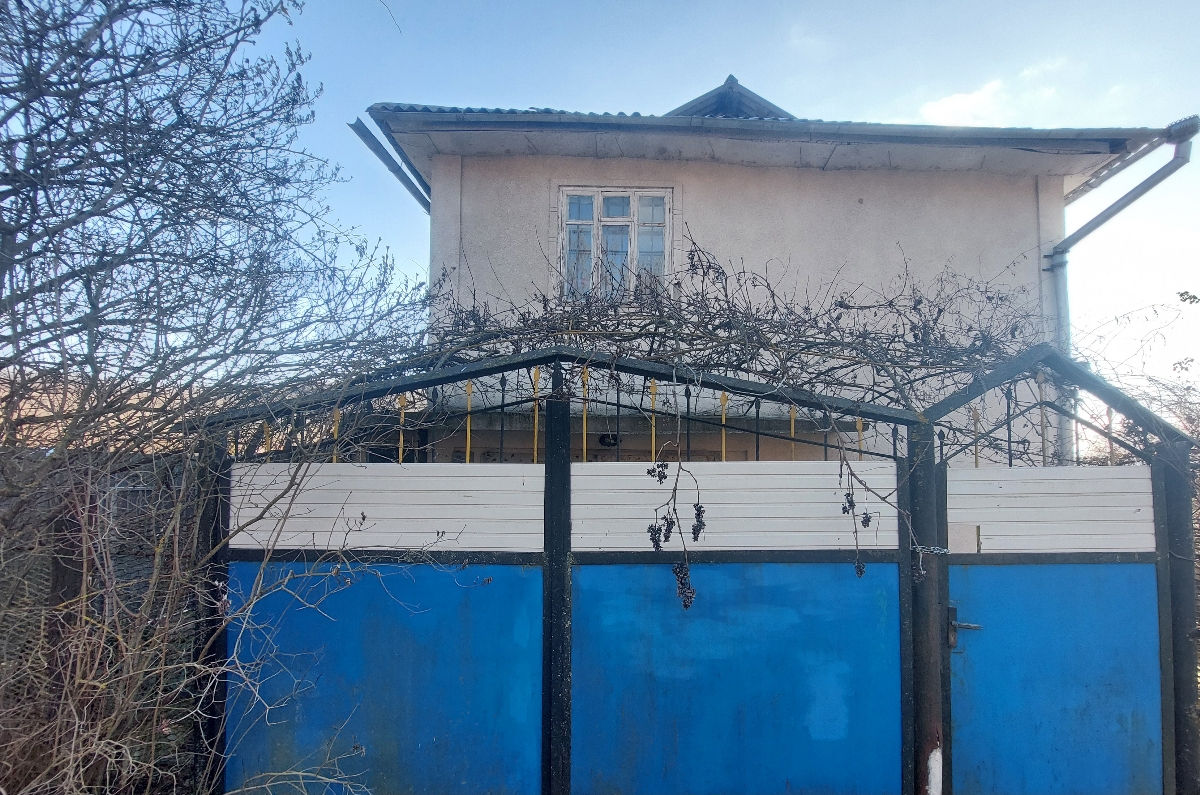 Дом, гараж, погреб, теплица, бассейн. 20 км от Кишинева.