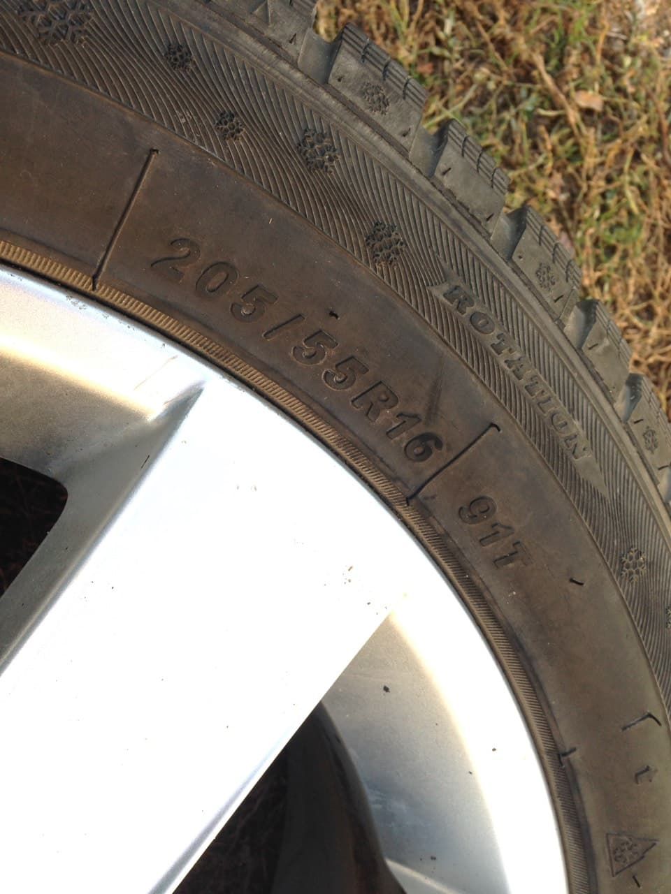 Vând discuri titan + 2 anvelope de iarna!