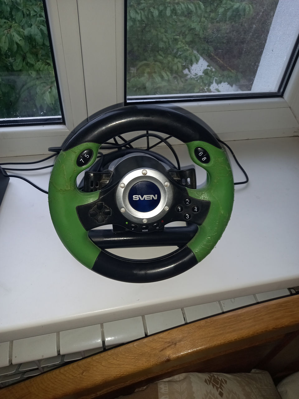 Vând volan pentru jocuri video