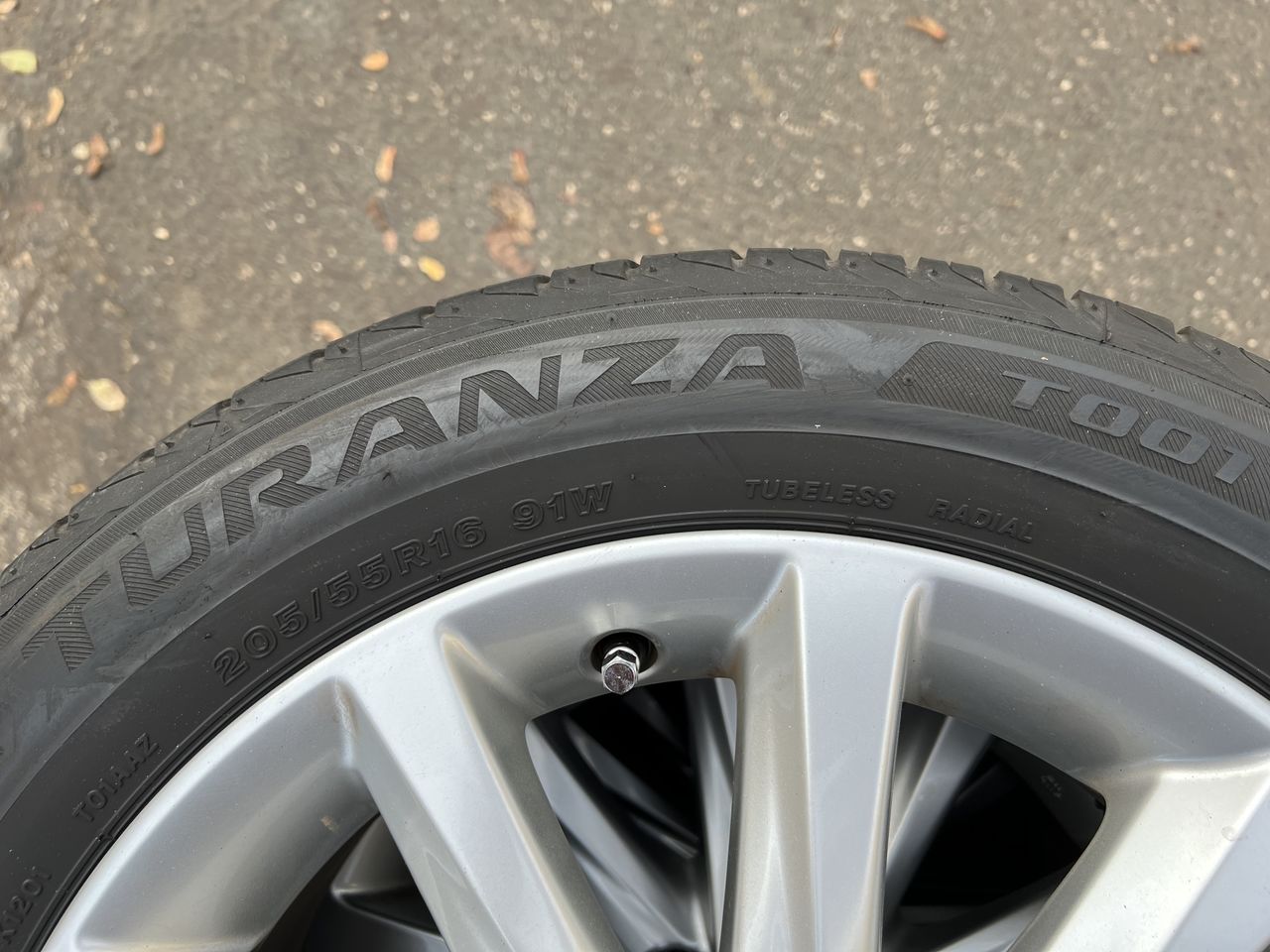 Roti Lexus CT200