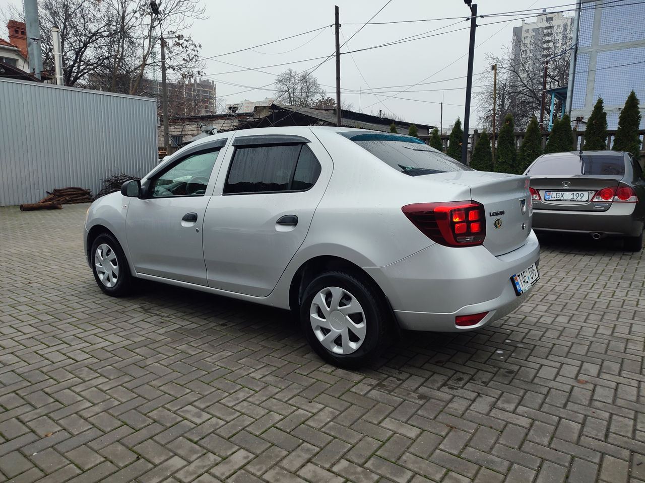 Dacia Logan An 2018 Cu Rulaj 180000 Km Benzin 4600 dacia-logan-an-2018-cu-rulaj-180000-km-benzin-4600
