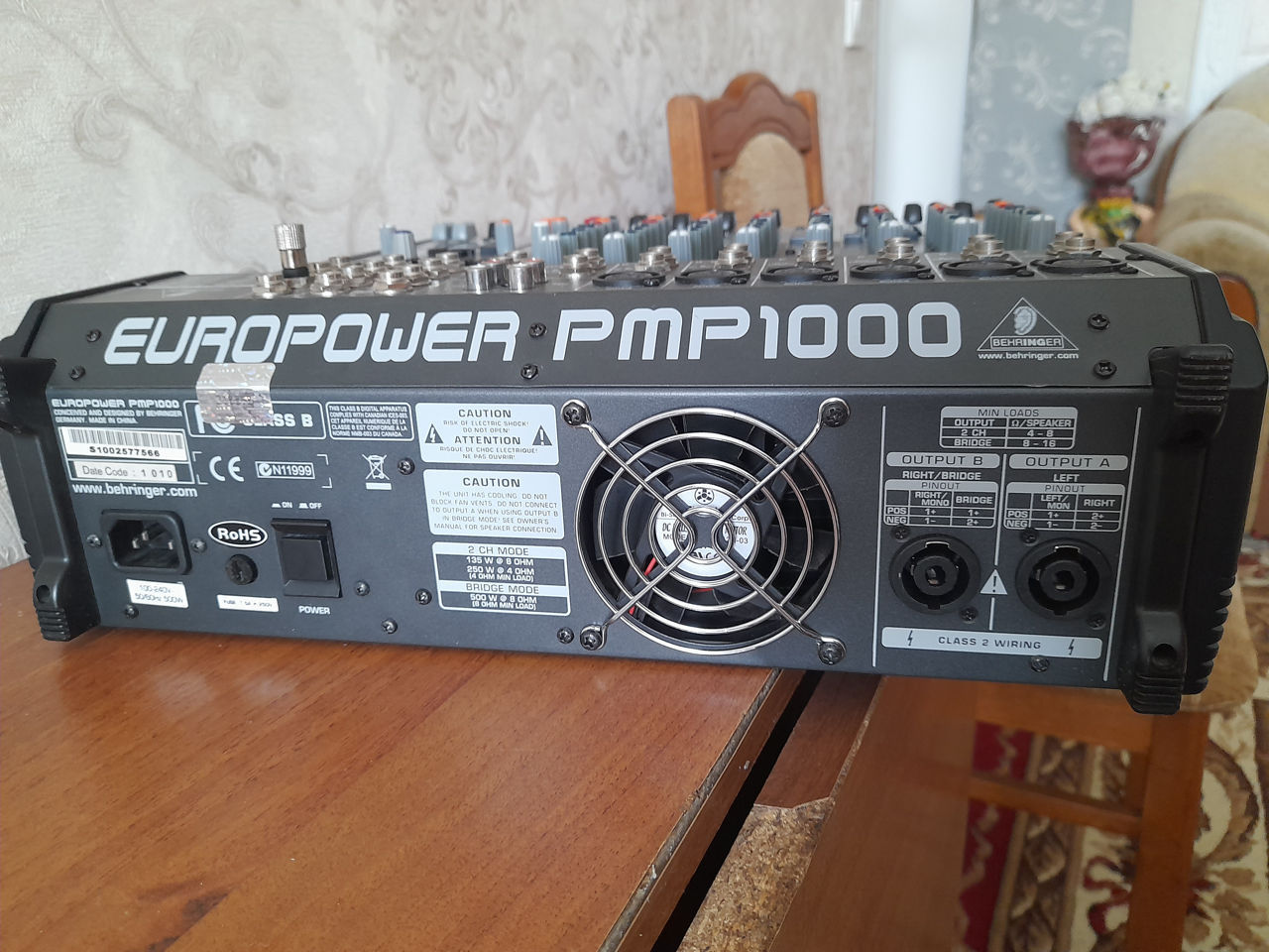 Mixer activ "Behringer" микшерный пульт - 300 euro