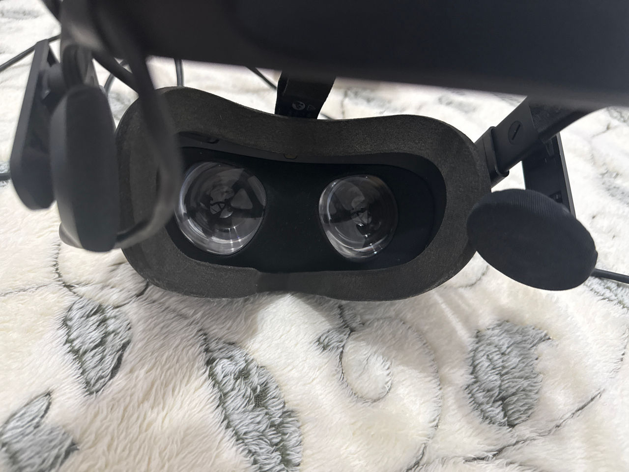 Наушники Oculus Rift CV1