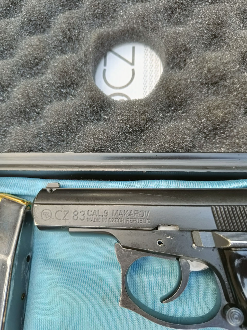 Vînd pistol CZ 83- 8500 lei