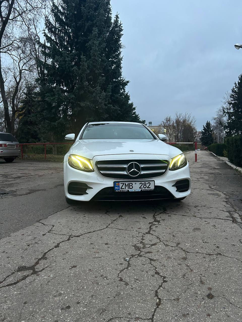 Mercedes E-Class an. 2018 cu rulaj 70000 km, Benzină, 22300