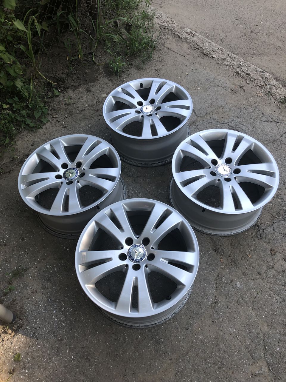 Jante originale mercedes r17 in stare ideala