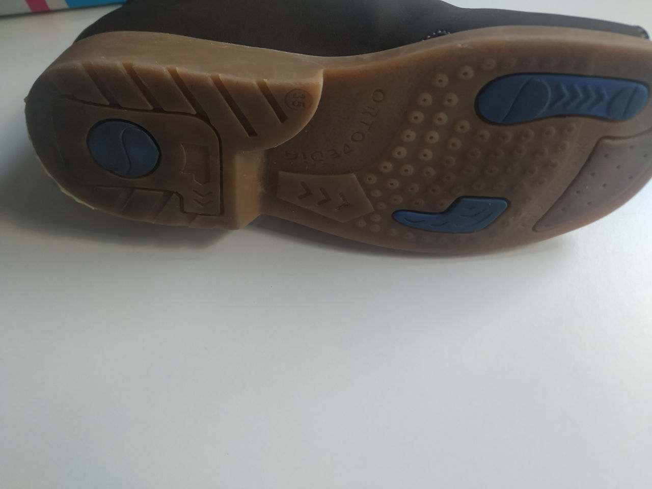 Tufli noi 36 marimea piele naturala merge si la podiom mare 350 lei ...