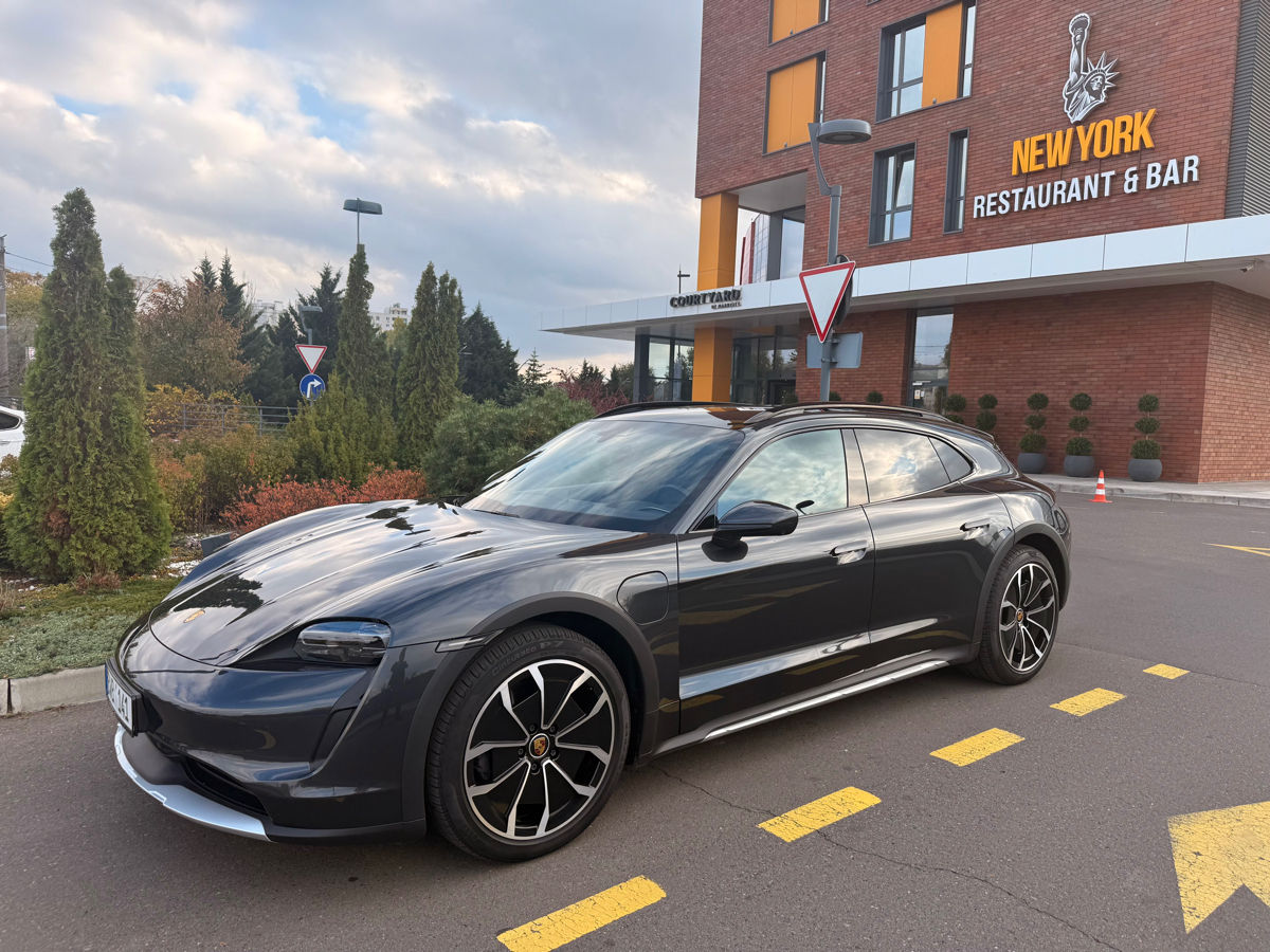 Porsche Taycan an. 2023 cu rulaj 23000 km, Electricitate, 64900