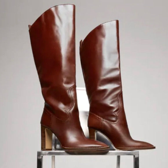 Zara новые кожаные сапоги 40р