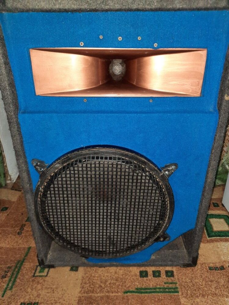 De vinzare boxe muzicale 2 boxe profisionale sateliti din lemn 15 dm