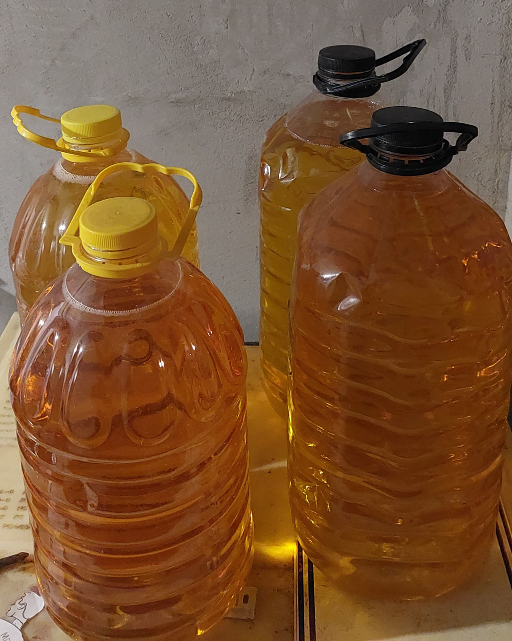 Ulei de floarea soarelui presat la rece