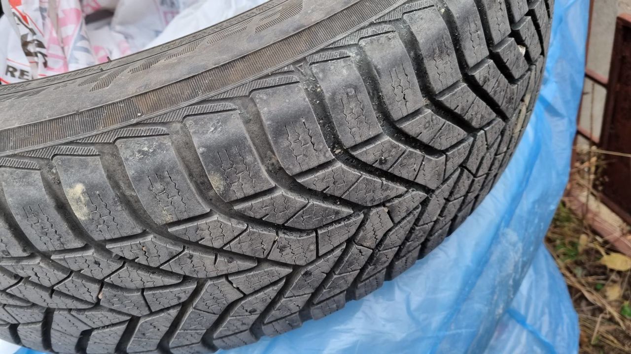 Yokohama 215/55/r18