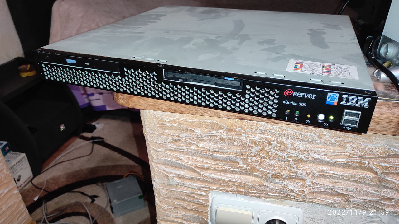 Server IBM X305