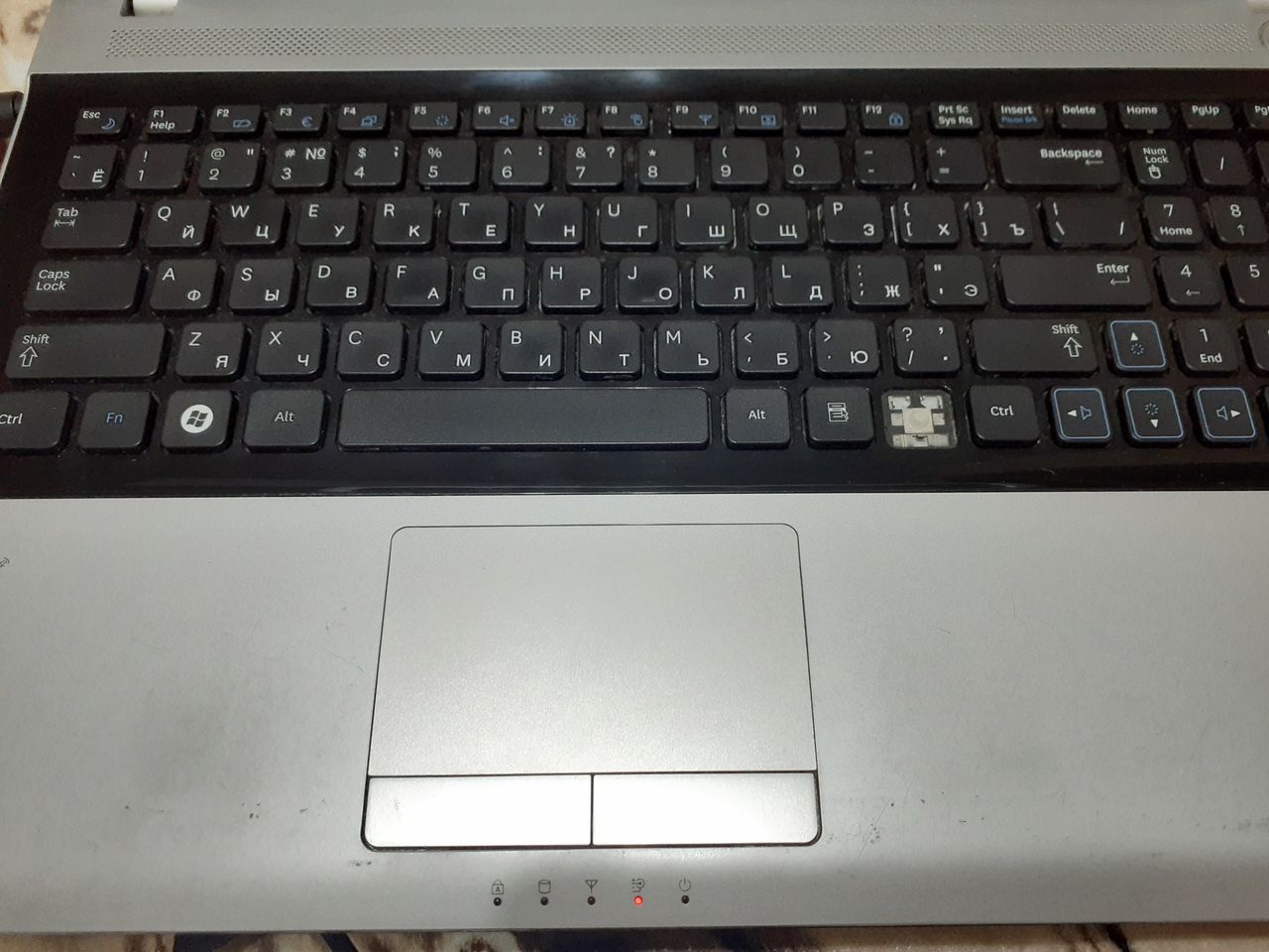 Ноутбук Samsung RV513